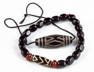 Ý Nghĩa Của Đá Dzi Tây Tạng: Đá Dzi Có Mấy Loại, Hợp Với Tuổi Nào ...